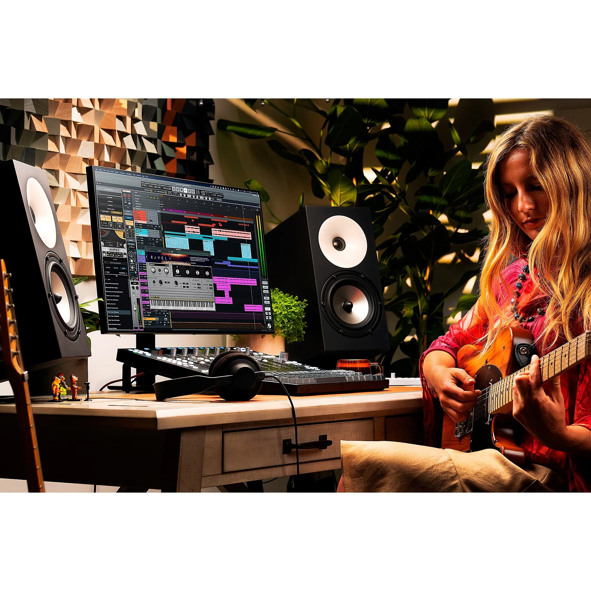 Universal Audio LUNA Pro Bundle Standard - Music & Arts