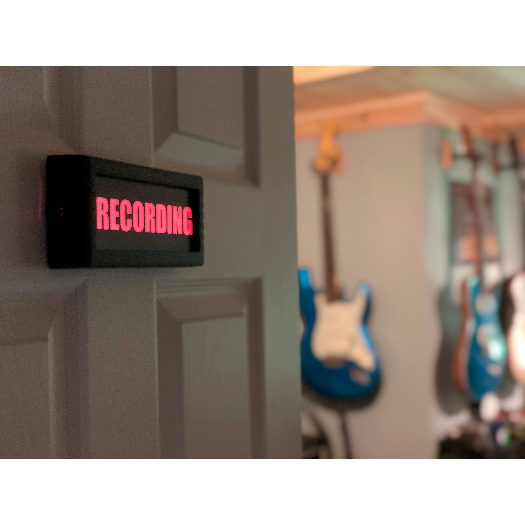 BusyBox Bluetooth Smart Sign - Standard Standard - Music & Arts
